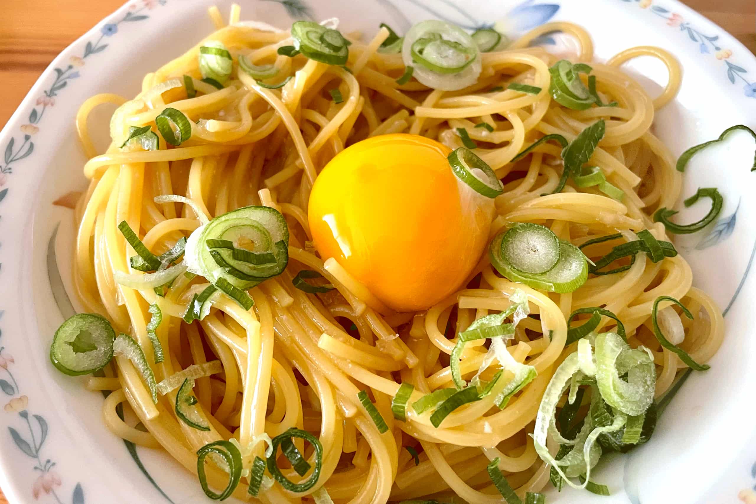 TKG超えたかも… フライパン1つで作れる「卵かけパスタ」が驚くほどウマい – Sirabee