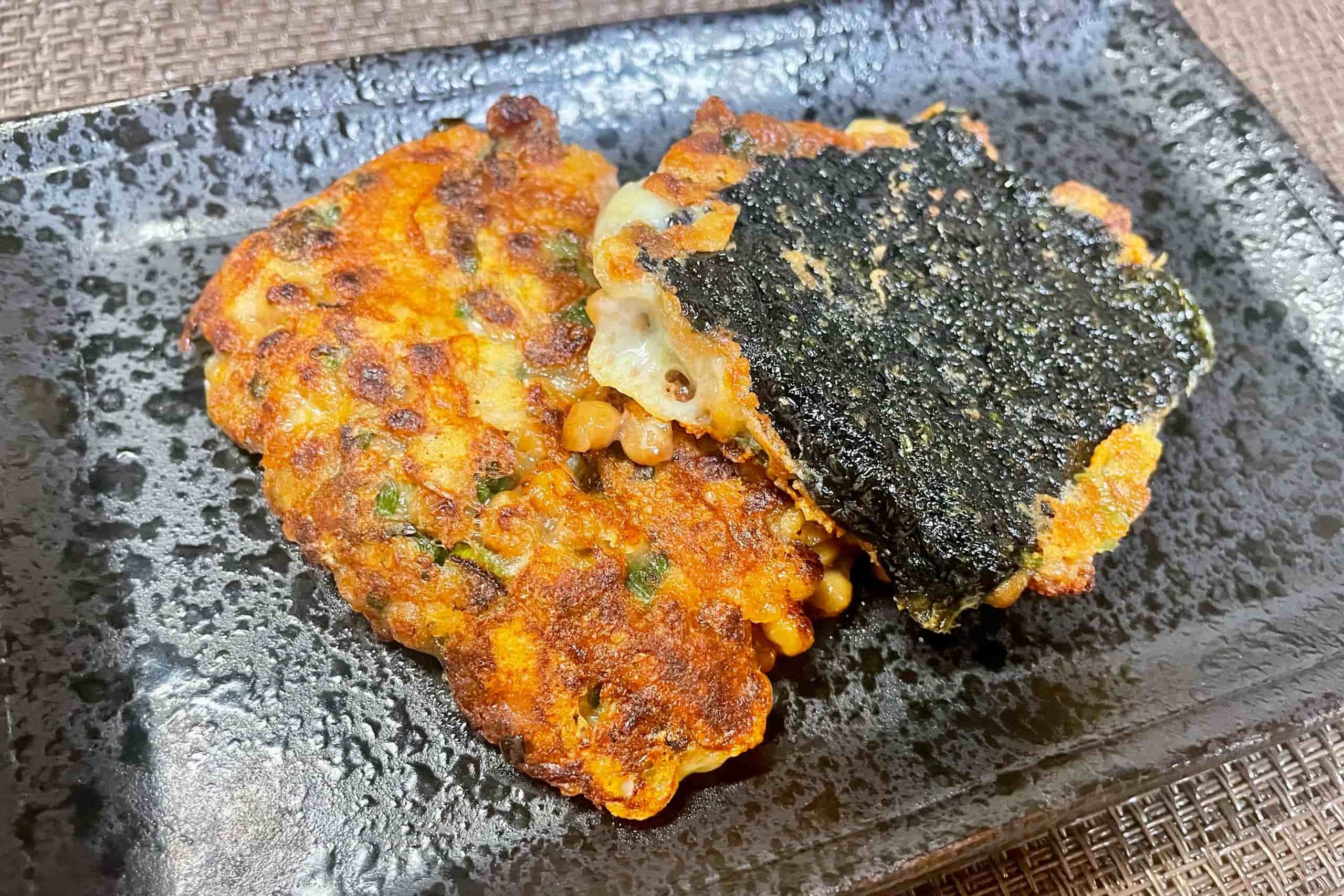 納豆はチーズと一緒に焼く 包丁いらずで完成、お酒が止まらない絶品だった – Page 2 – Sirabee