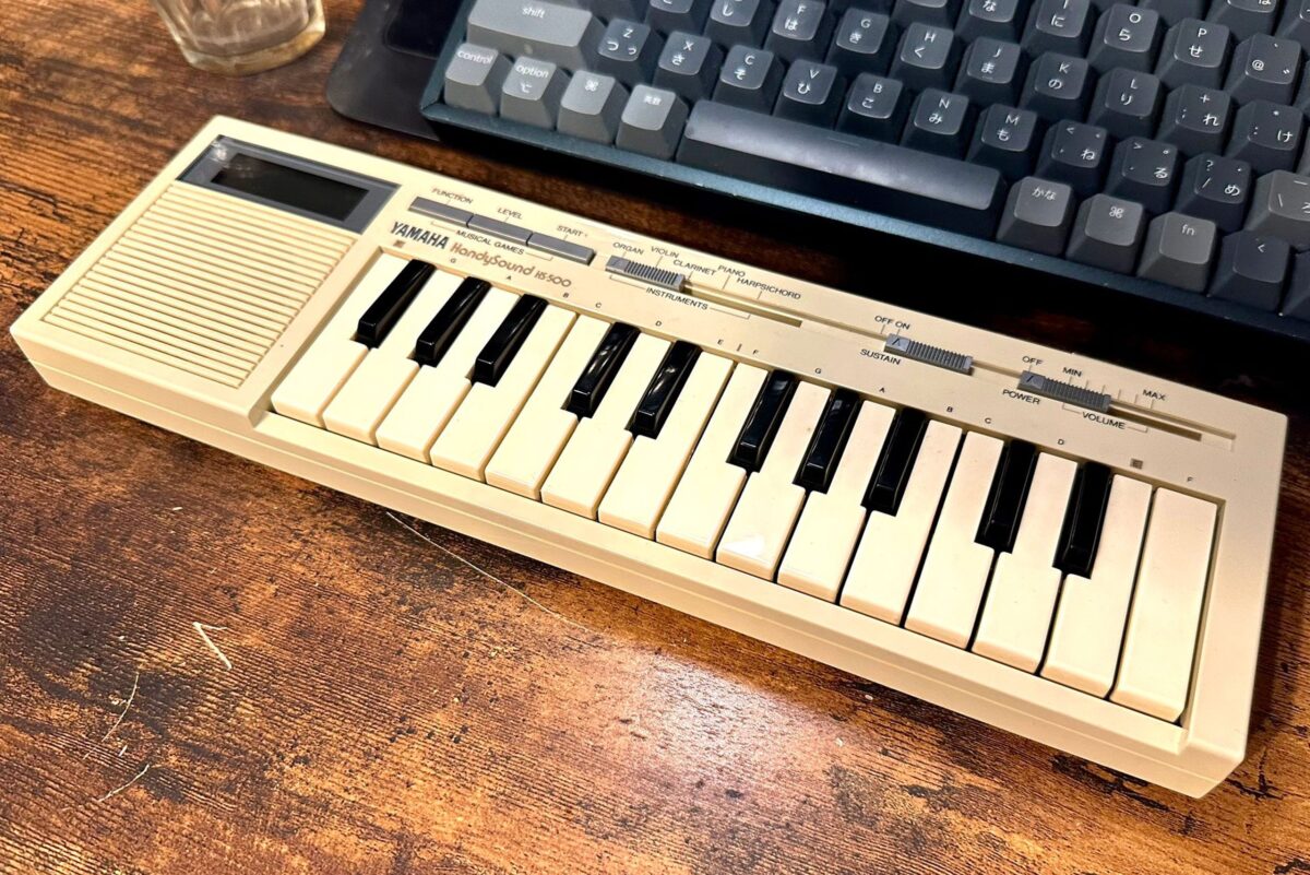 ハードオフで40年前の「エモすぎる」キーボード見つかり感動の嵐 ヤマハに開発経緯を聞いた – Page 2 – Sirabee